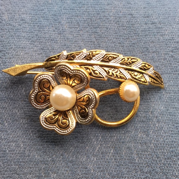 Vintage | Jewelry | Vintage Damascene Flower Brooch | Poshmark